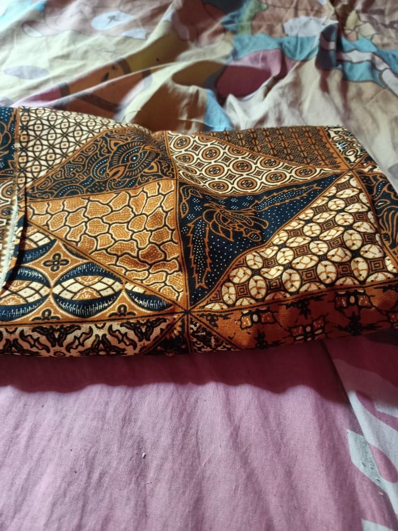 Jarik batik, Fesyen Wanita, Pakaian Wanita, Lainnya di Carousell