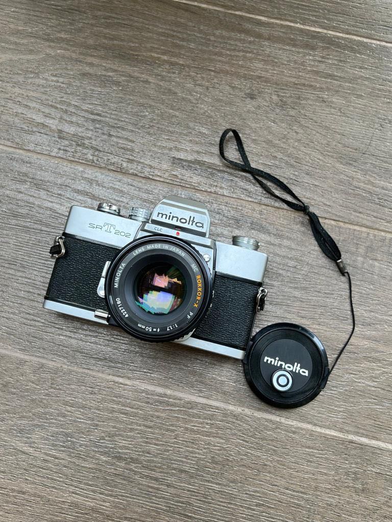 Minolta SRT 202 with 50mm f/1.7 lens [35mm Film Camera], Photography ...