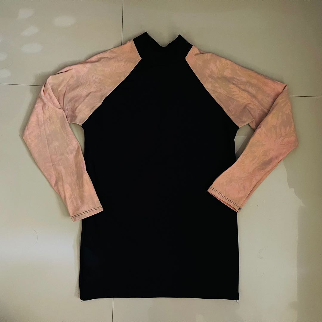 Rash Guard Top, Women's Fashion, Swimwear, Rash guard on Carousell