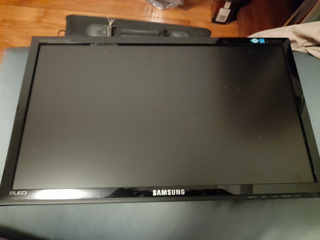 Samsung monitor VGA, Computers & Tech, Parts & Accessories, Monitor ...