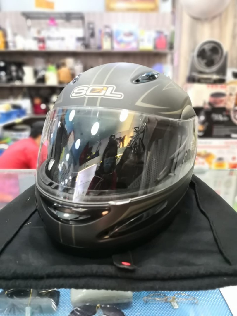 SOL Fullface Helmet, Motorbikes on Carousell