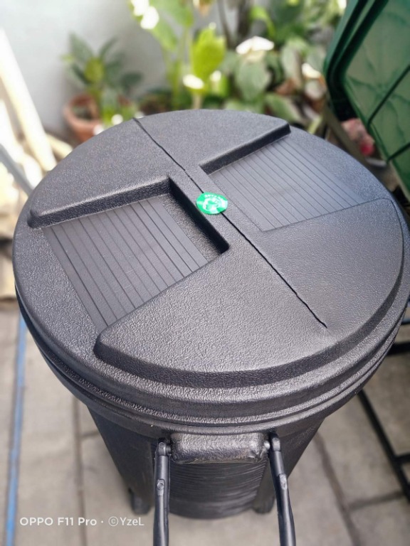 TROLLING TRASH BIN, Furniture & Home Living, Cleaning & Homecare ...