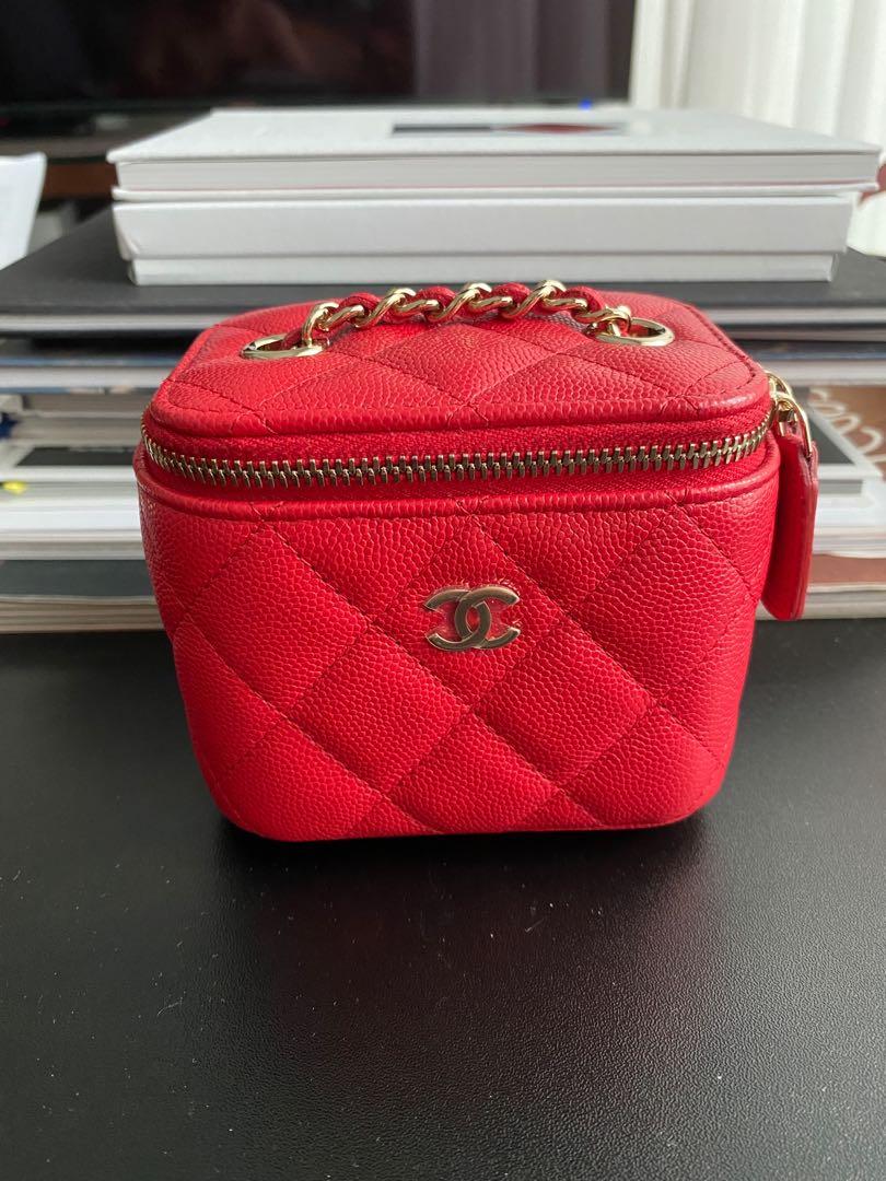 Chanel mini vanity bag, Women's Fashion, Bags & Wallets, Clutches on ...