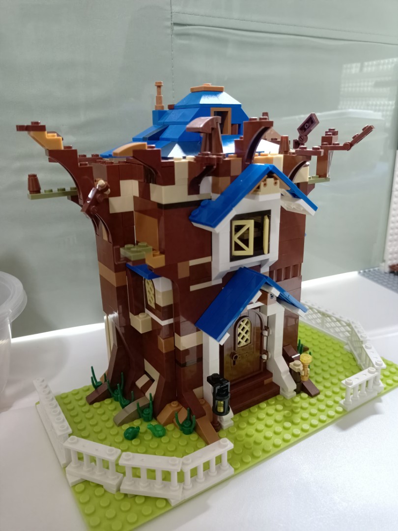 Chip 'n' Dale Treehouse moc - Lego mix Bricks, Hobbies & Toys, Toys ...