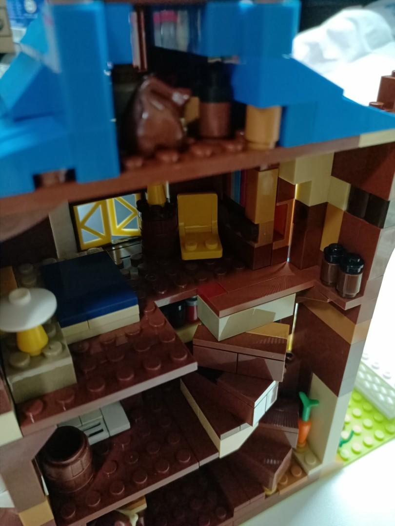 Chip 'n' Dale Treehouse moc - Lego mix Bricks, Hobbies & Toys, Toys ...