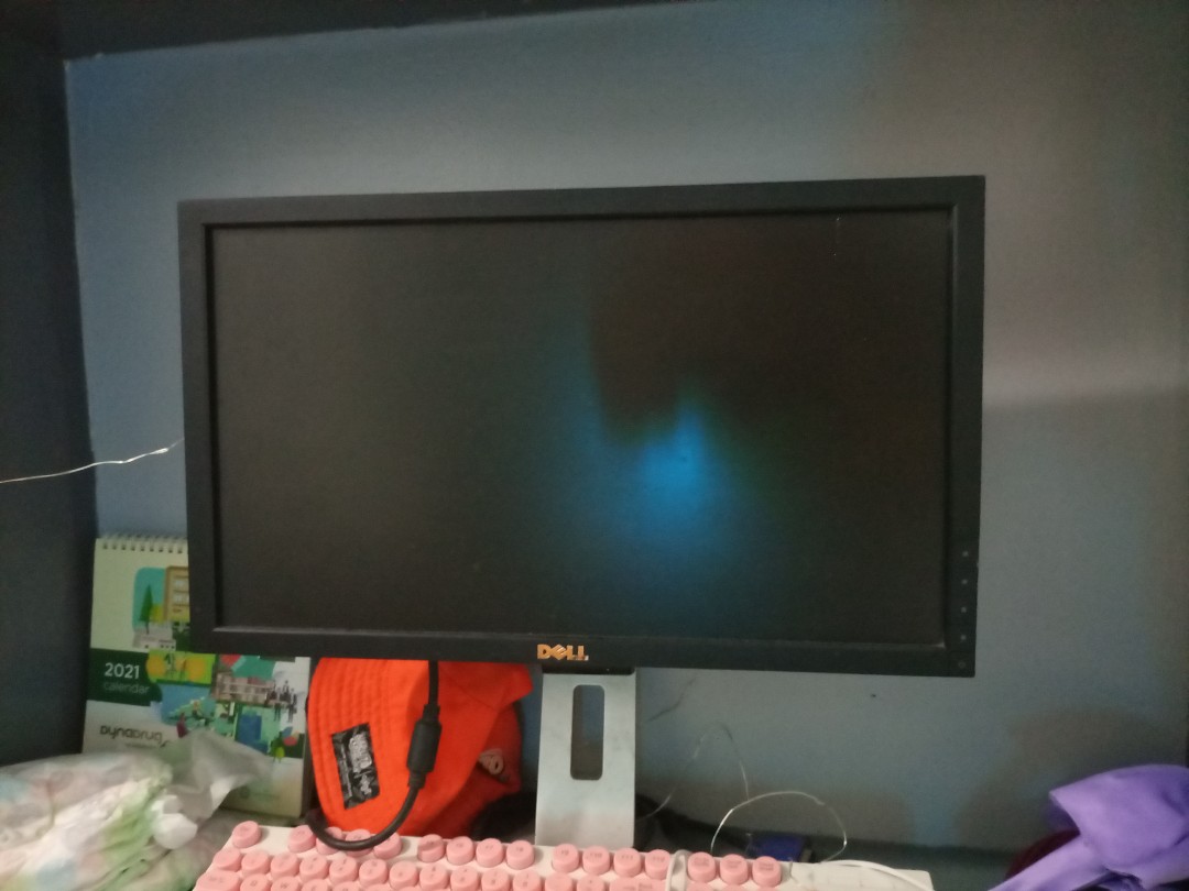 dell 10 inch monitor rotatetable, Computers & Tech, Desktops on Carousell