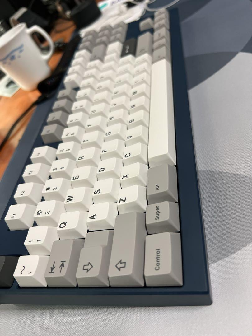 GMK Modern Dolch Light + Alt Kit, Computers & Tech, Parts & Accessories ...