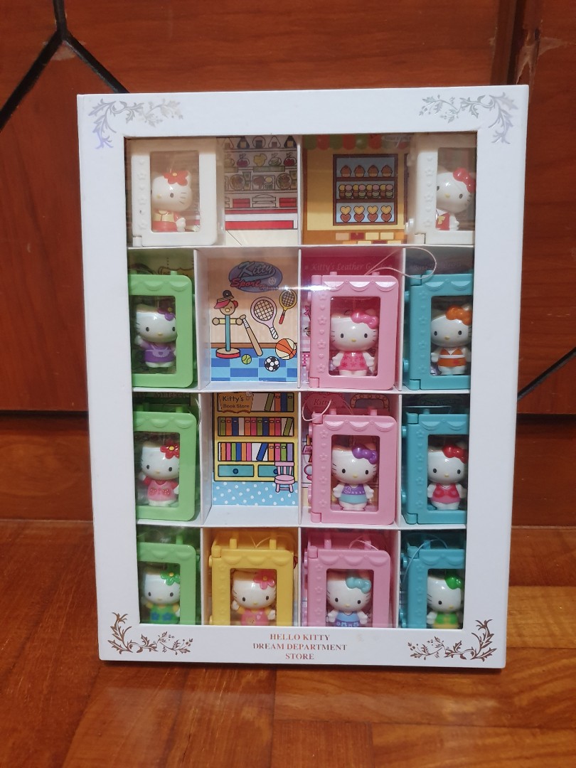 Hello Kitty 7-11 keychain set, Hobbies & Toys, Memorabilia ...