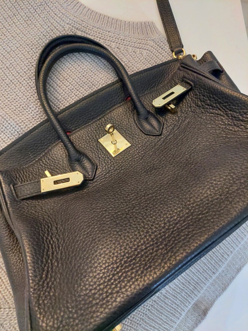 House of hello, Barang Mewah, Tas & Dompet di Carousell