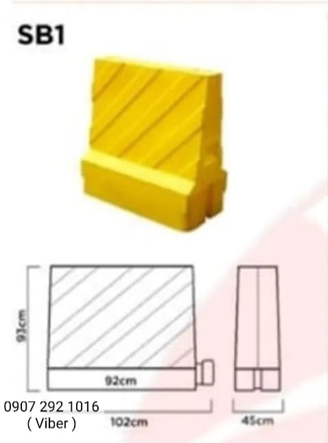 SB1 Plastic road barrier 381, Commercial & Industrial, Construction ...