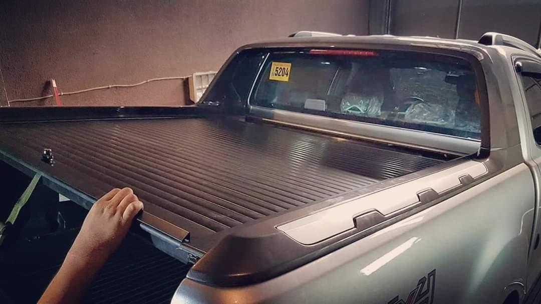 Slider Roller lid with locks Retrax Tufflid Supra Outlander Gorilla ...