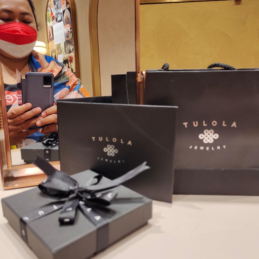 Tulola Design, Barang Mewah, Aksesoris di Carousell