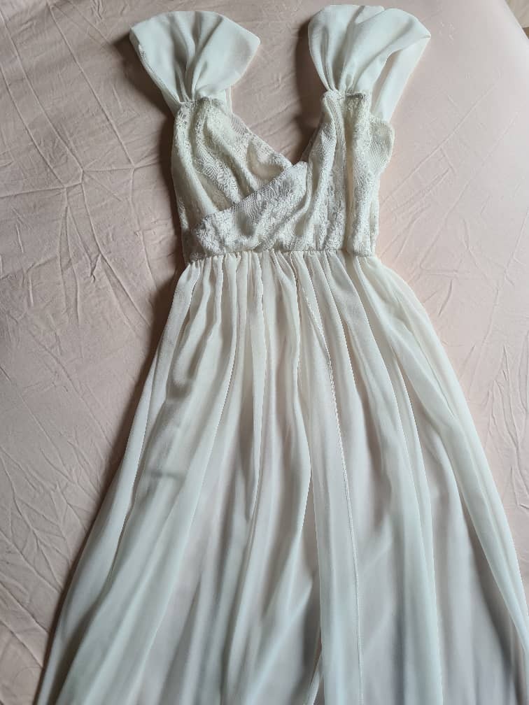 Use only once dress., Women's Fashion, Dresses & Sets, Dresses on Carousell