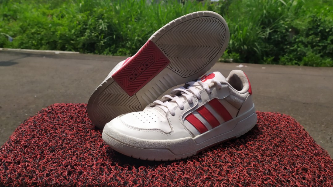 ADIDAS NEO ENTRAP DISNEY, Fesyen Pria, Sepatu , Sneakers di Carousell