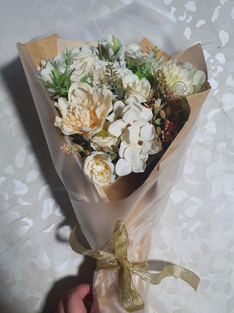 Graduation Farewell Large white flowers bouquet, Hobbies & Toys ...