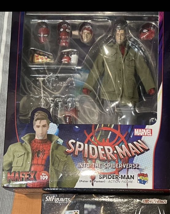 Mafex 109 Peter B Parker spider-man into the spider- verse figures ...