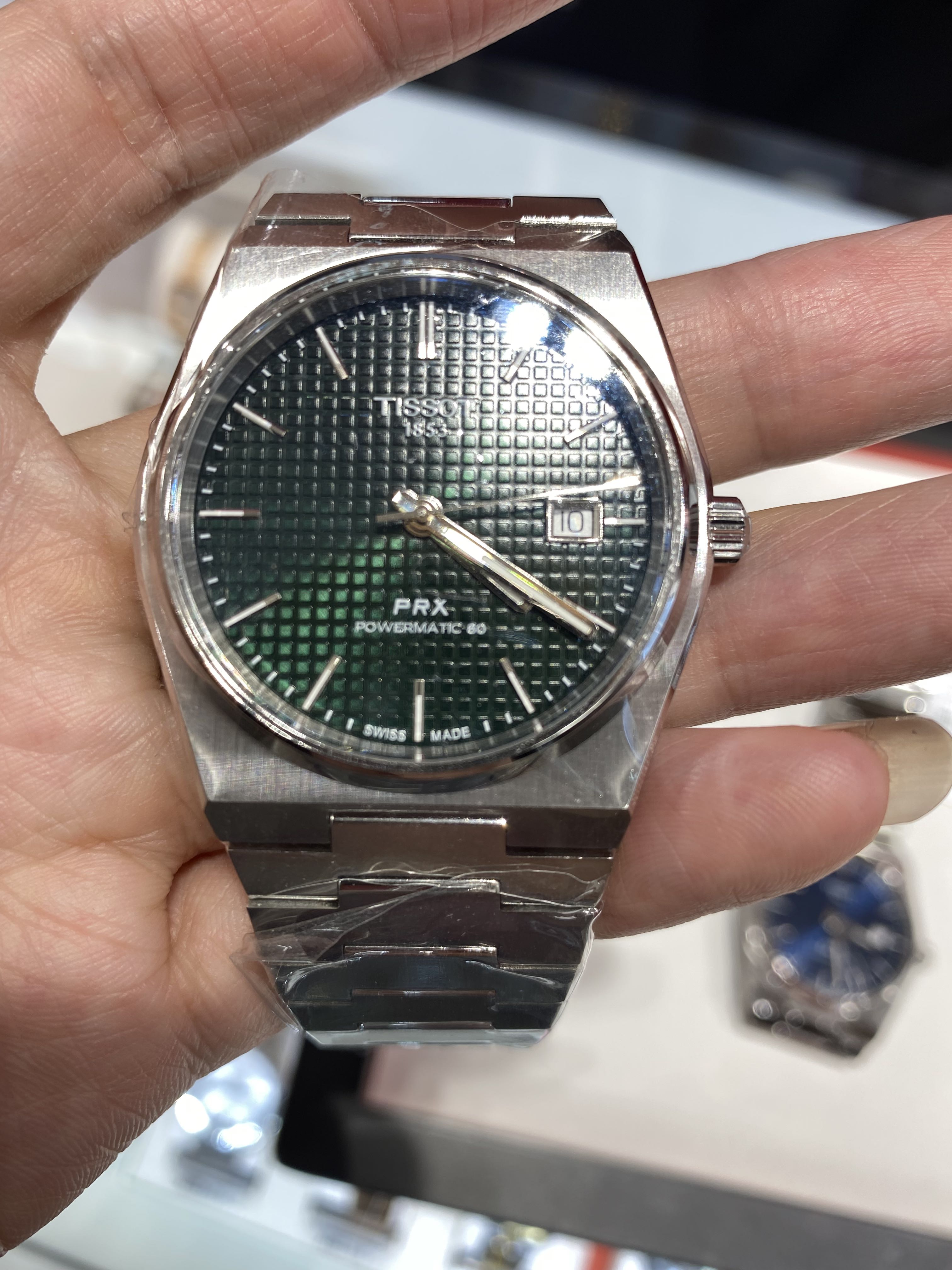 TISSOT PRX POWERMATIC 80(new green dial), Luxury, Watches on Carousell