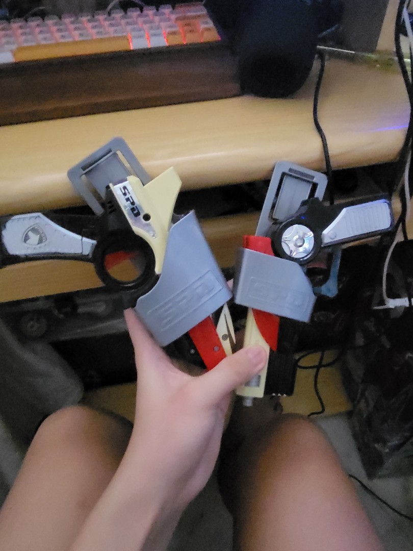 Tokusou Sentai Dekaranger/Power Rangers SPD DX D-Magnums/Delta Blasters ...