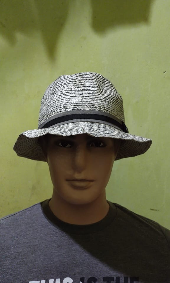 topi piknik, Fesyen Wanita, Aksesoris di Carousell