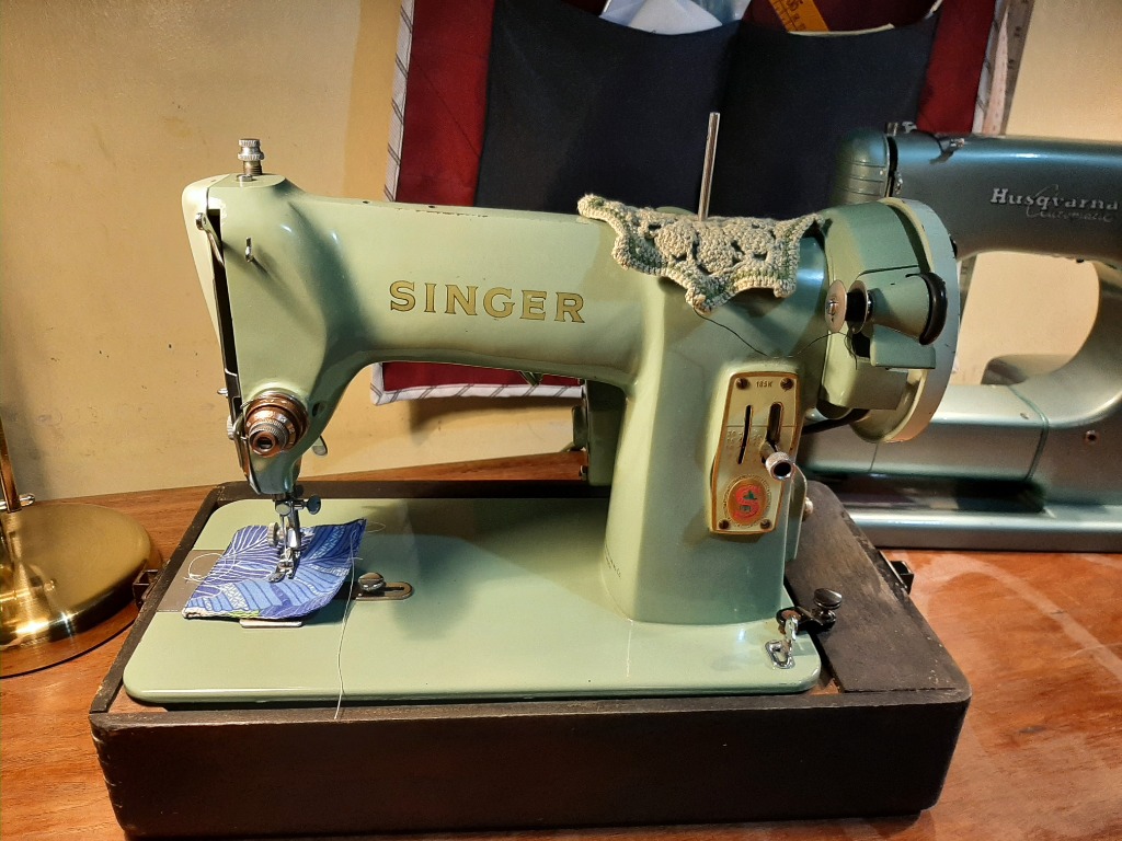 Vintage singer 185k 1950s sewing machine, Everything Else, Others on ...