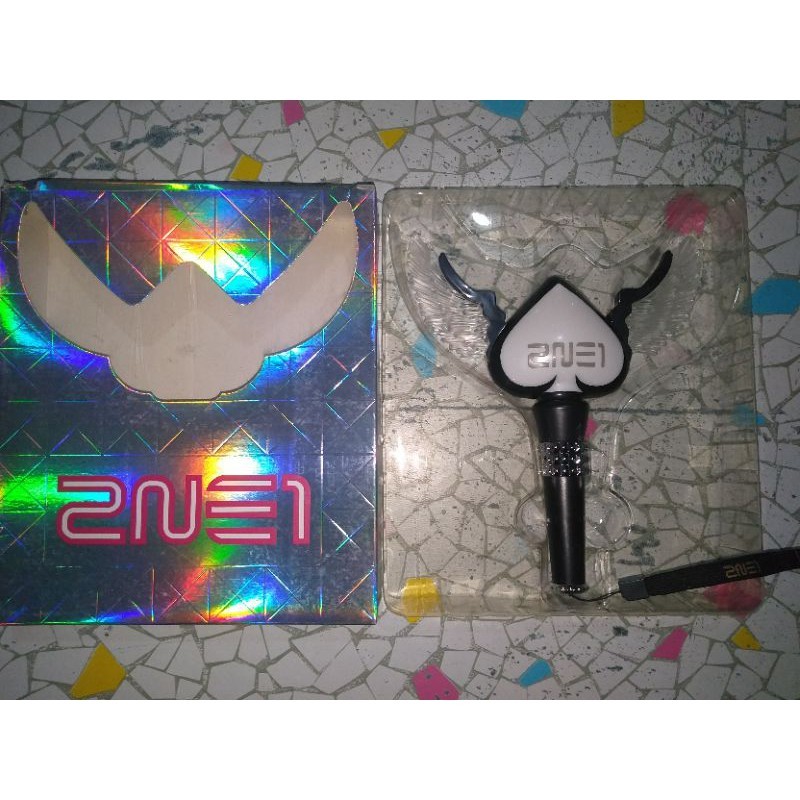 2NE1 Lightstick Japanese Version 1 with Box, Hobbies & Toys ...