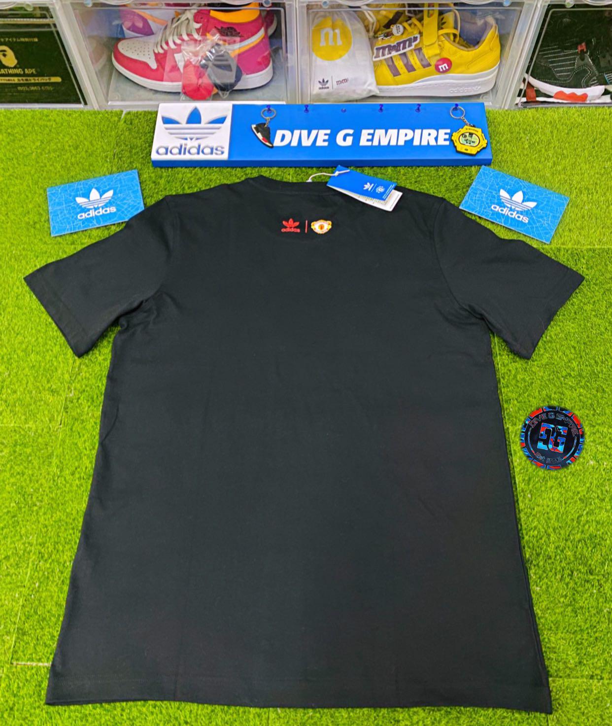 ADIDAS MANCHESTER UNITED OLD TRAFFORD TREFOIL TEE, Men's Fashion, Tops ...