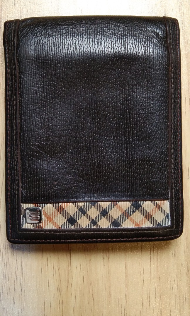 AUTHENTIC GENUINE LEATHER DAKS BIFOLD WALLET, Men's Fashion, Watches ...