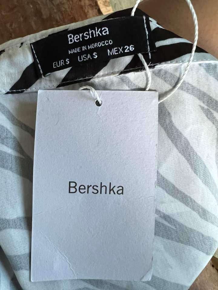 Bershka Top Bnew With tag, Women's Fashion, Tops, Blouses on Carousell