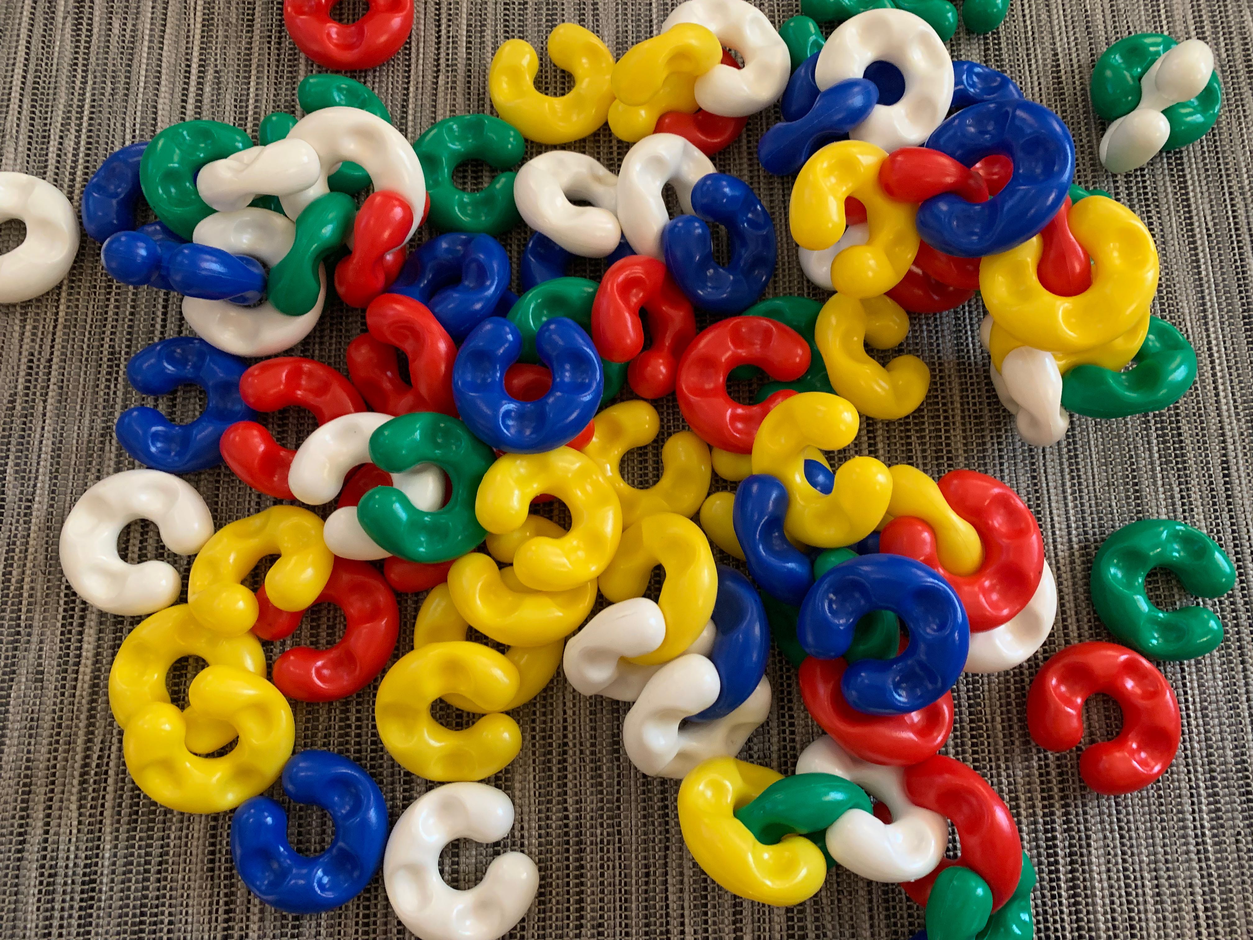 Chain Linkers (91 pcs) Block Play Building Set Toy Manipulatives Fine ...