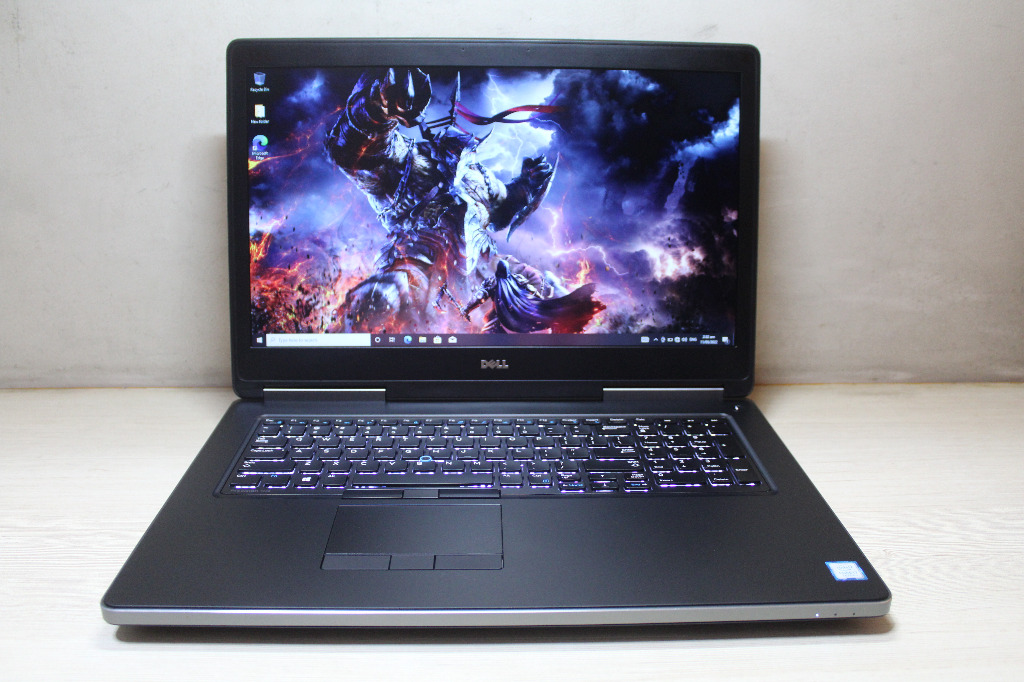 Dell precision 7720 17inch i7-7820HQ 32GB ssd 512gb 1TB nvidia quadro ...