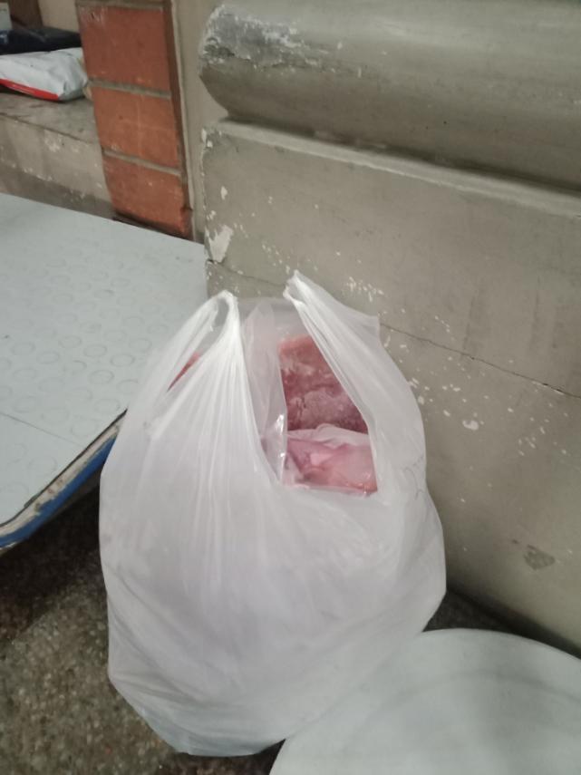 Ground rabbit meat and rabbit Whole proof of delivery, Food & Drinks ...