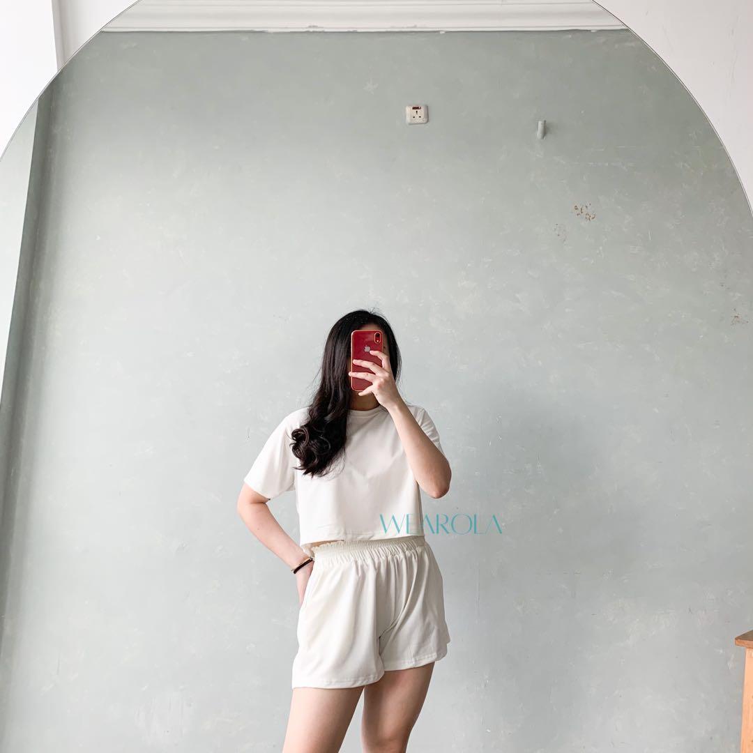 Leta Set, Fesyen Wanita, Pakaian Wanita, Atasan di Carousell