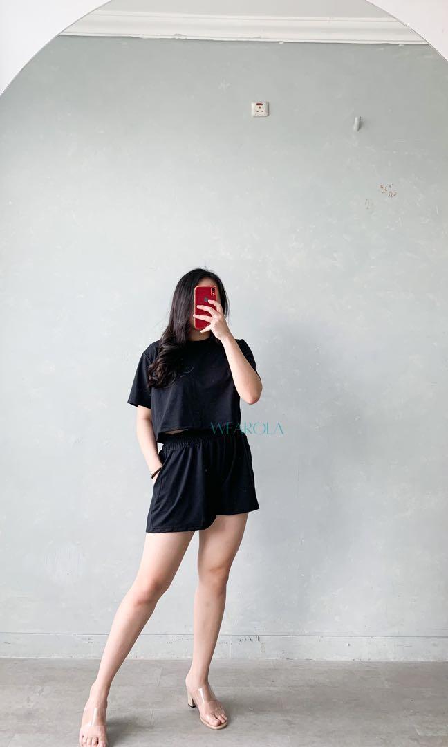 Leta Set, Fesyen Wanita, Pakaian Wanita, Atasan di Carousell