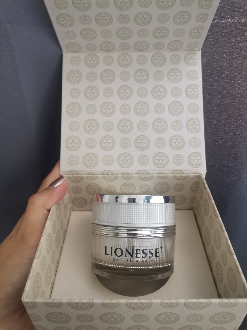 LIONESSE WHITE PEARL FACIAL PEELING, Beauty & Personal Care, Face, Face ...