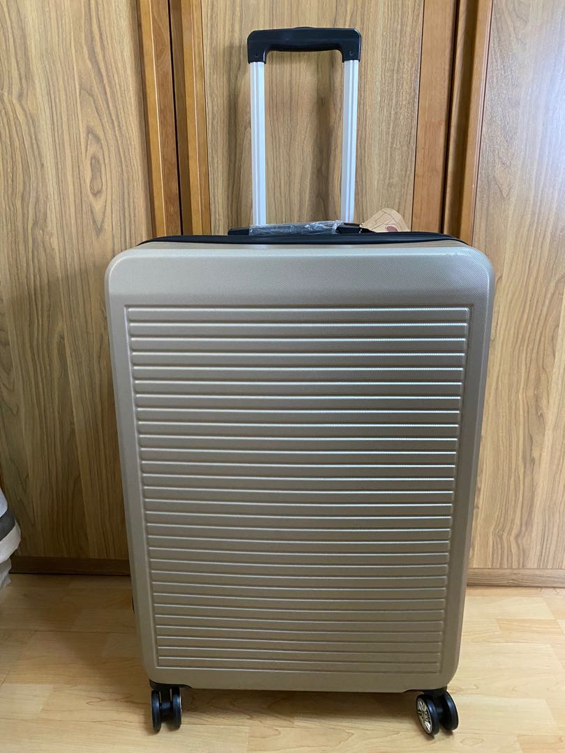 Travel Basic Luggage, Hobbies & Toys, Travel, Luggage on Carousell