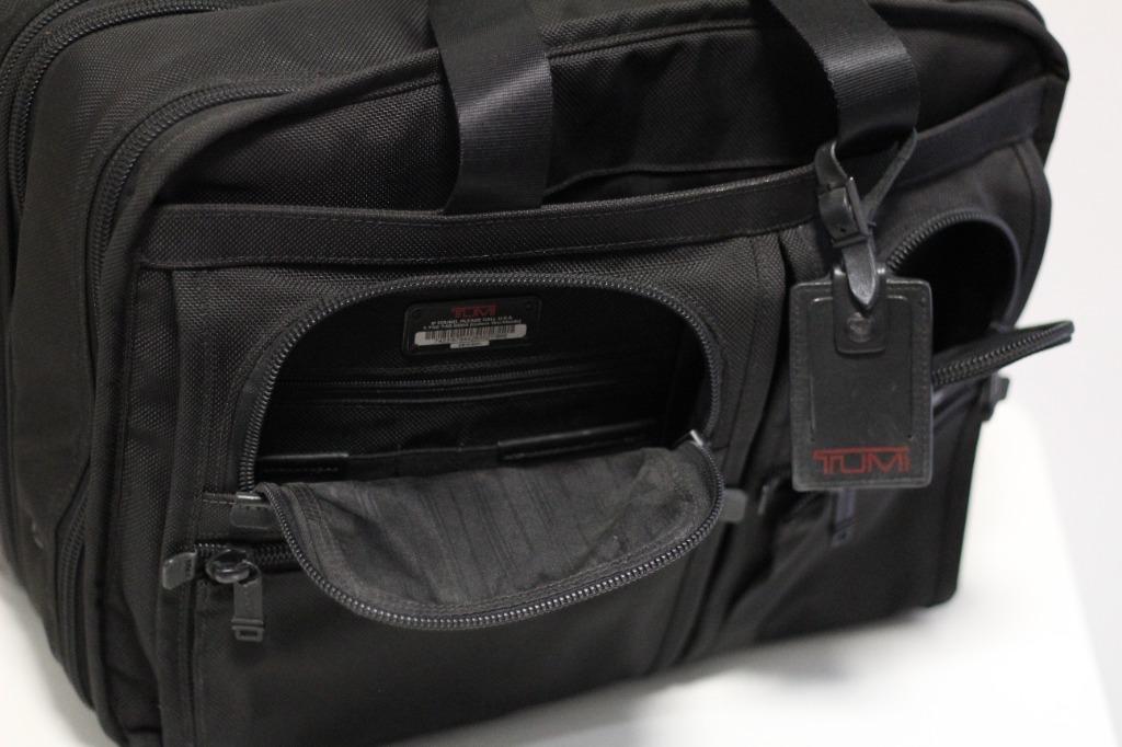 Tumi 26103DH - Alpha Wheeled Deluxe Expandable Laptop Brief / 17" laptop bag / Pilot Flight Bag ...