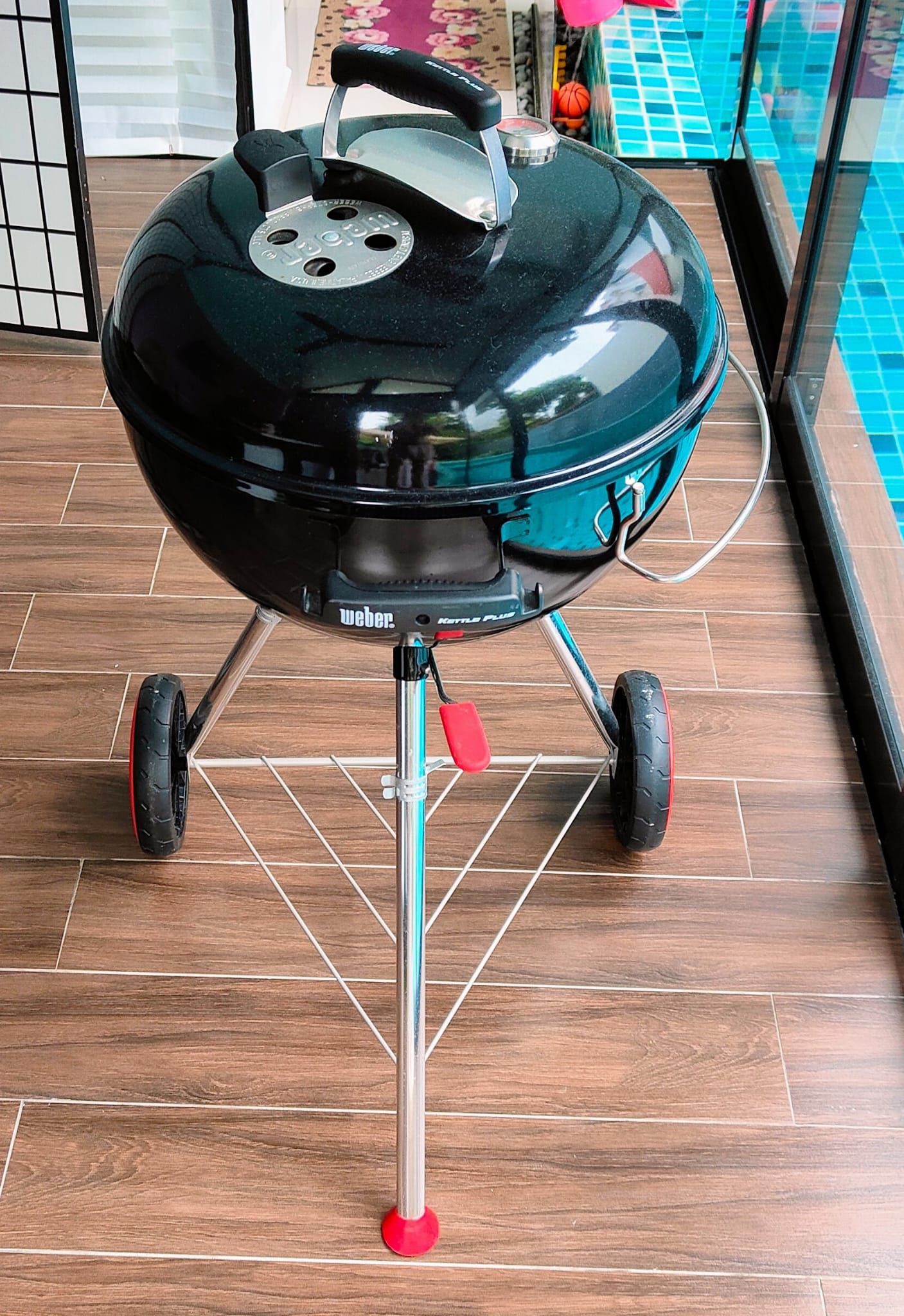 Weber Kettle Plus BBQ grill, TV & Home Appliances, Kitchen Appliances ...