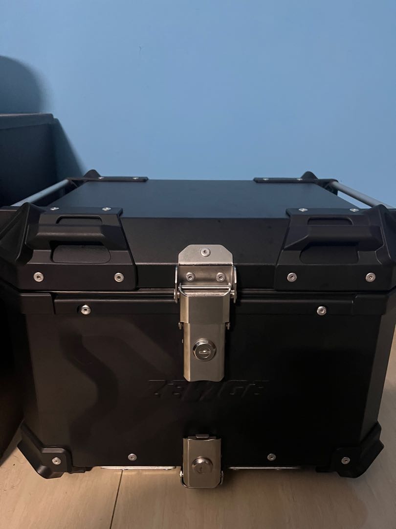 ZEDGE box 35L, Motorcycles, Motorcycle Accessories on Carousell