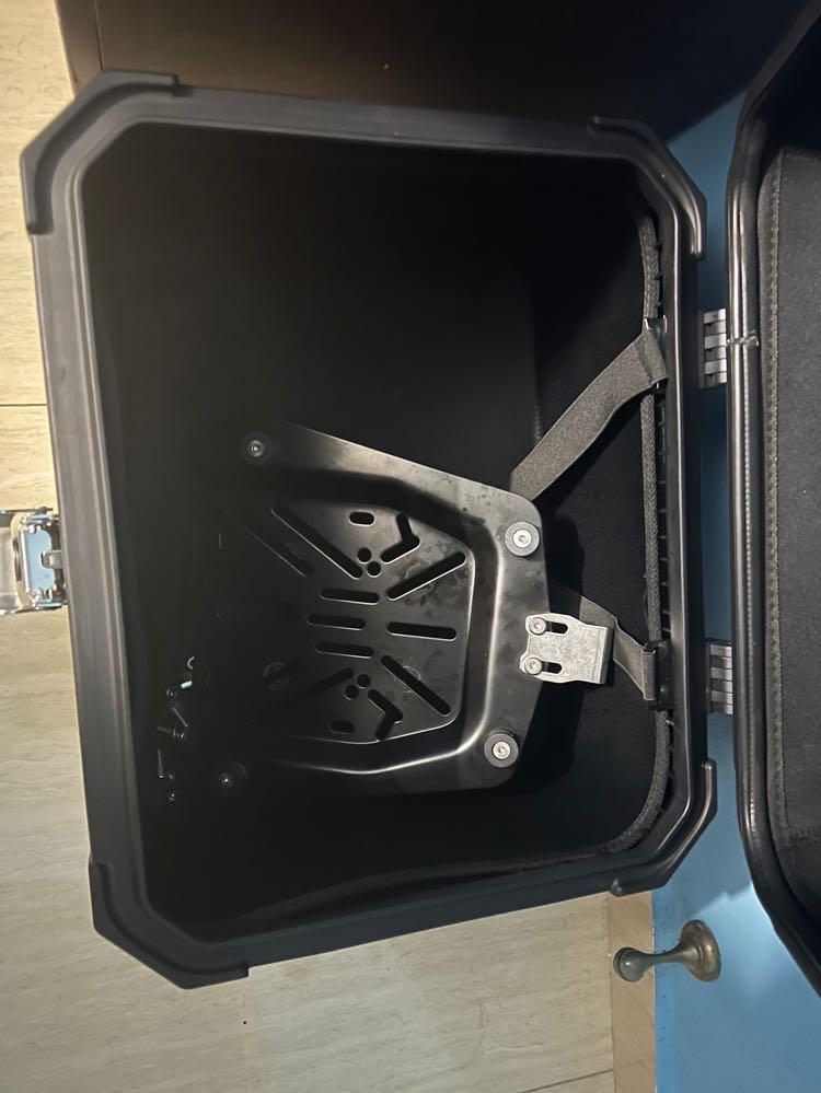 ZEDGE box 35L, Motorcycles, Motorcycle Accessories on Carousell