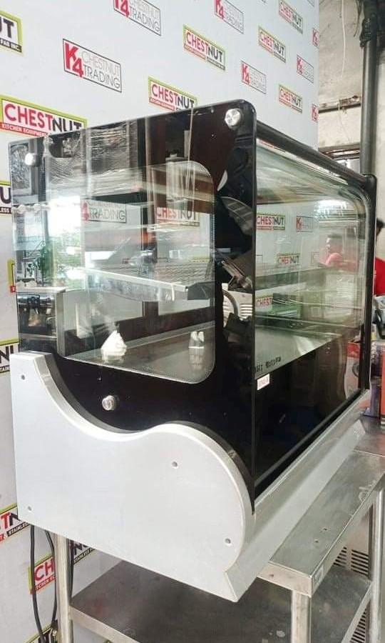 Chee Puck Cake Display Showcase Chiller, TV & Home Appliances, Kitchen ...