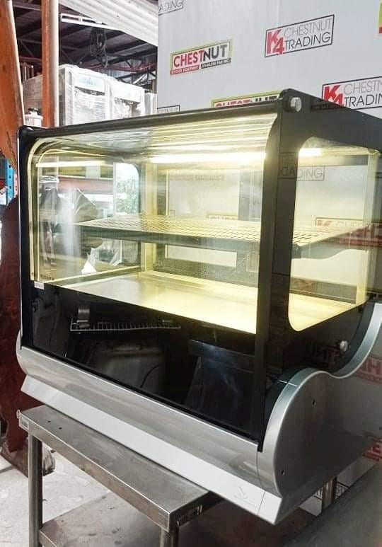 Chee Puck Cake Display Showcase Chiller, TV & Home Appliances, Kitchen ...