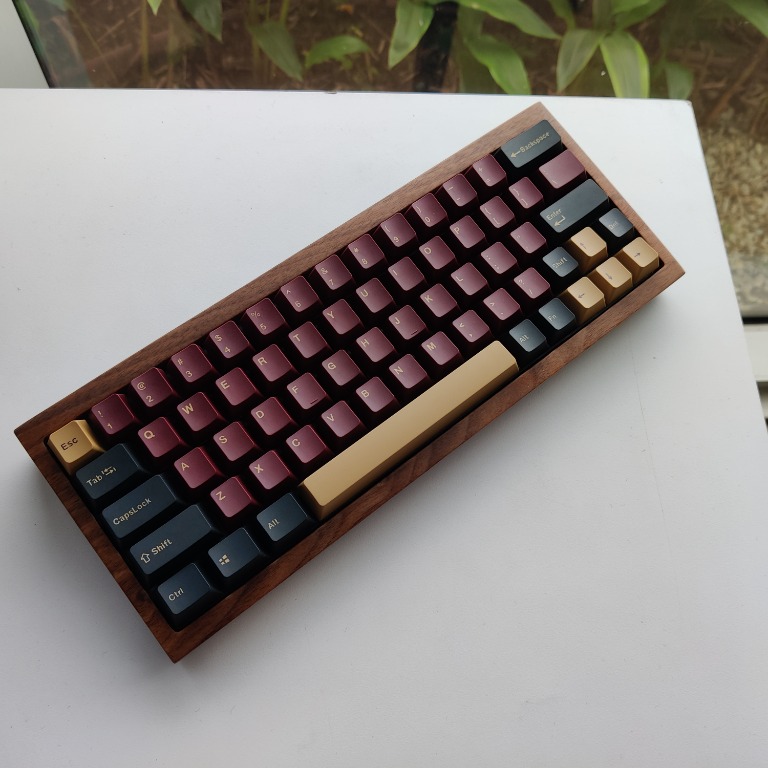 Custom 60% keyboard Tofu60 Walnut, Computers & Tech, Parts ...