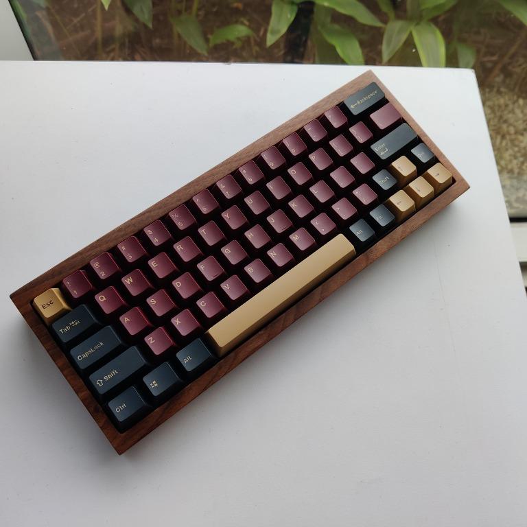 Custom 60% keyboard Tofu60 Walnut, Computers & Tech, Parts ...
