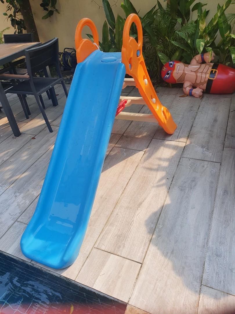 Great kids pool slide with built in sprinkler!, Babies & Kids, Infant ...