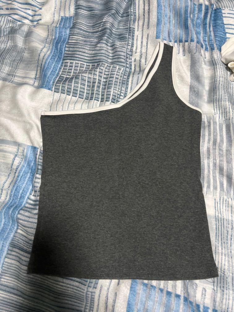 Light grey lined toga, Women's Fashion, Tops, Sleeveless on Carousell