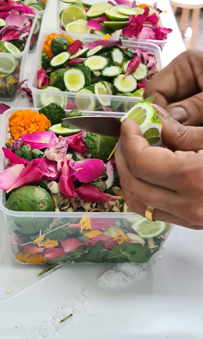 Mandi Bunga for FullMoon with Fresh milk, Hobbies & Toys, Memorabilia ...