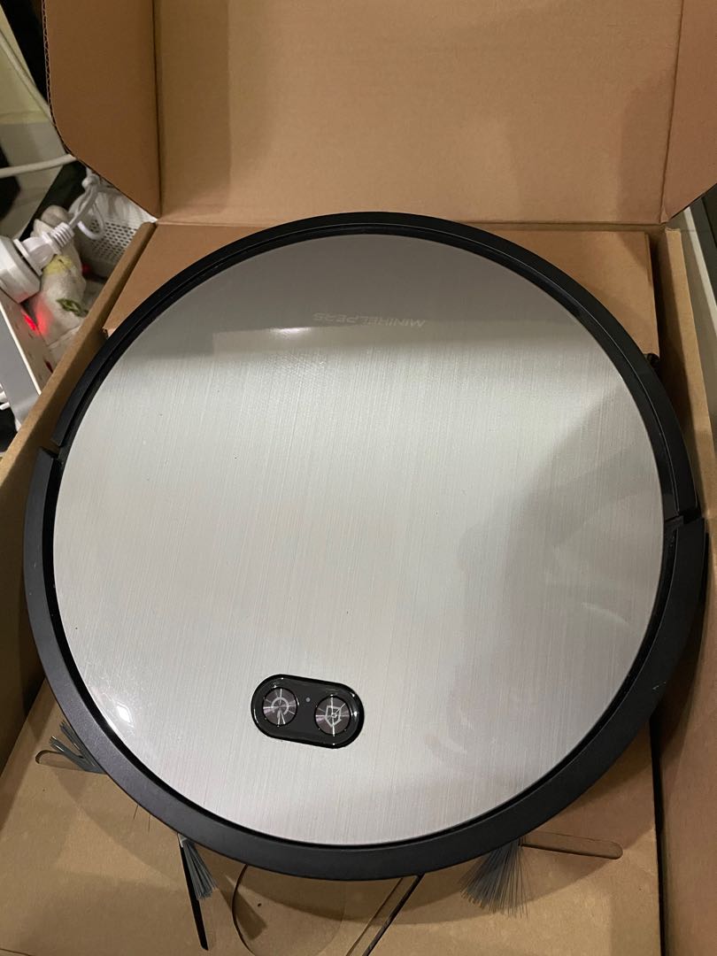 Minihelper robot vacuum (used), Furniture & Home Living, Cleaning ...