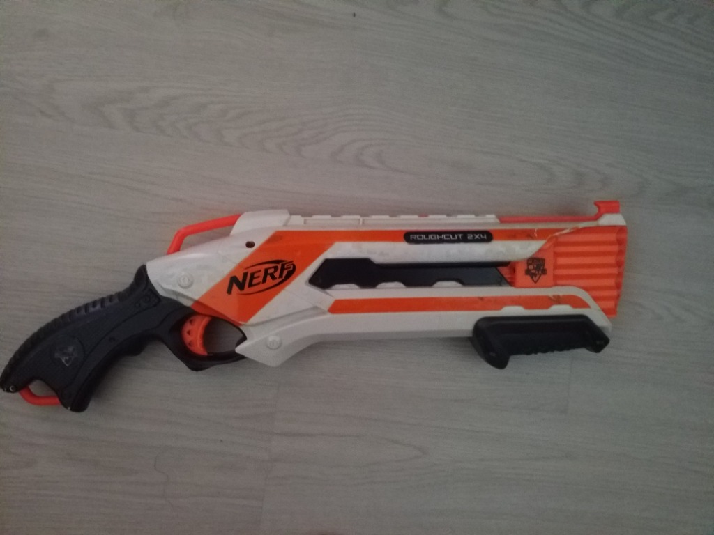 Nerf roughcut + 20darts, Hobbies & Toys, Toys & Games on Carousell