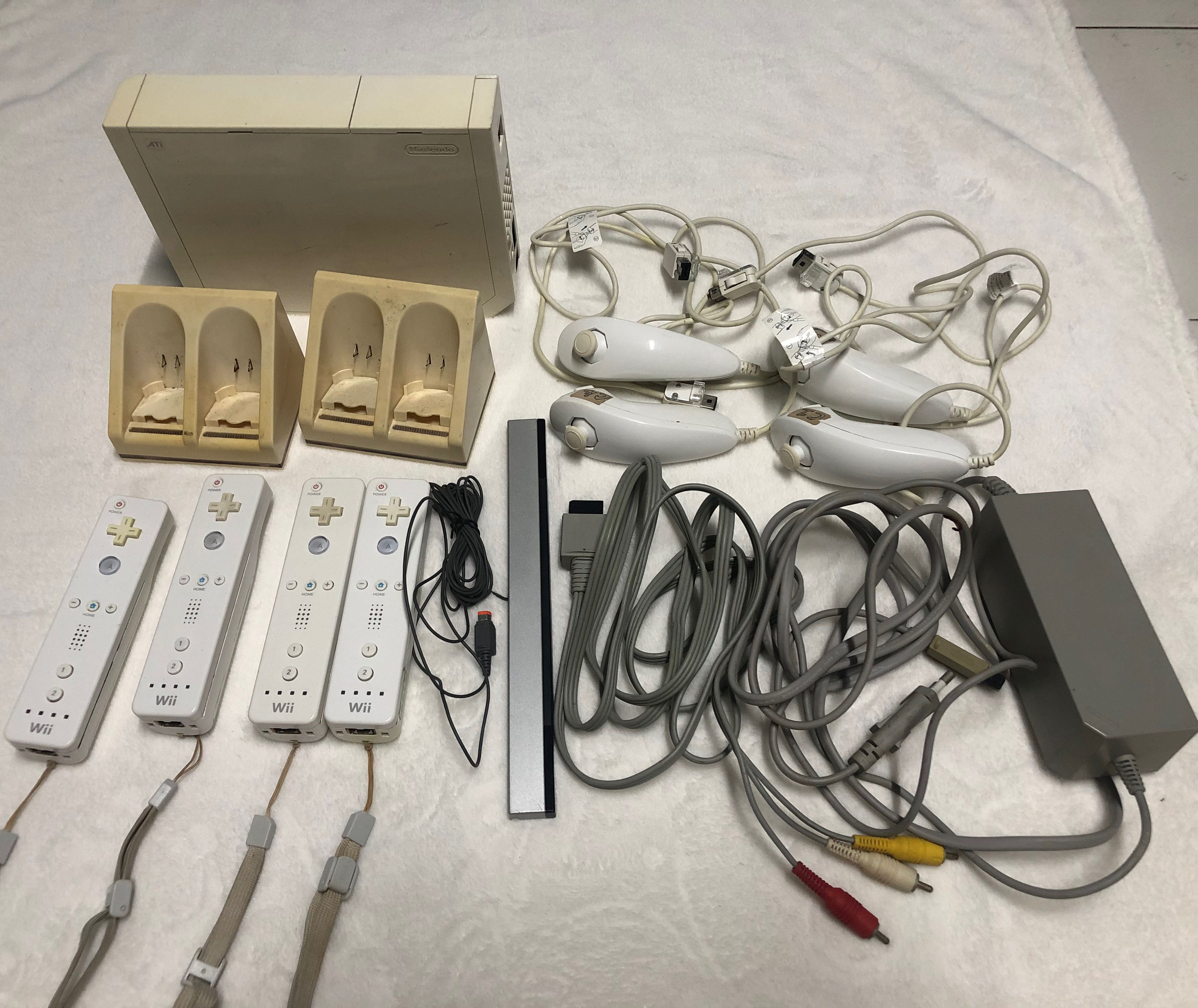 Nintendo Wii Console + 4 sets of controller (modified), Video Gaming ...