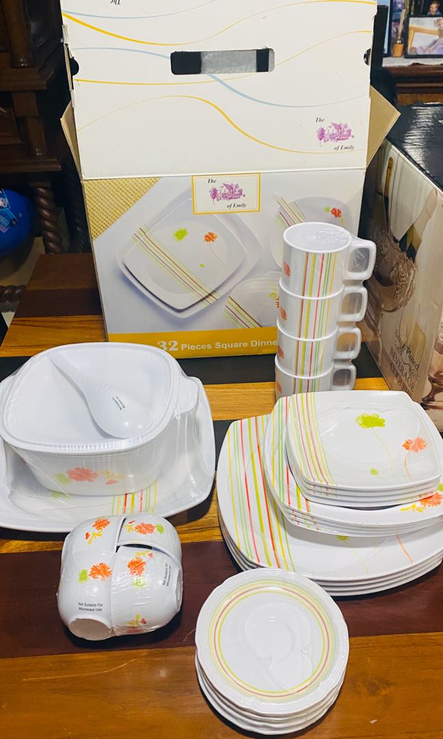 The House of Emily 32-piece Dinner Set, Furniture & Home Living ...